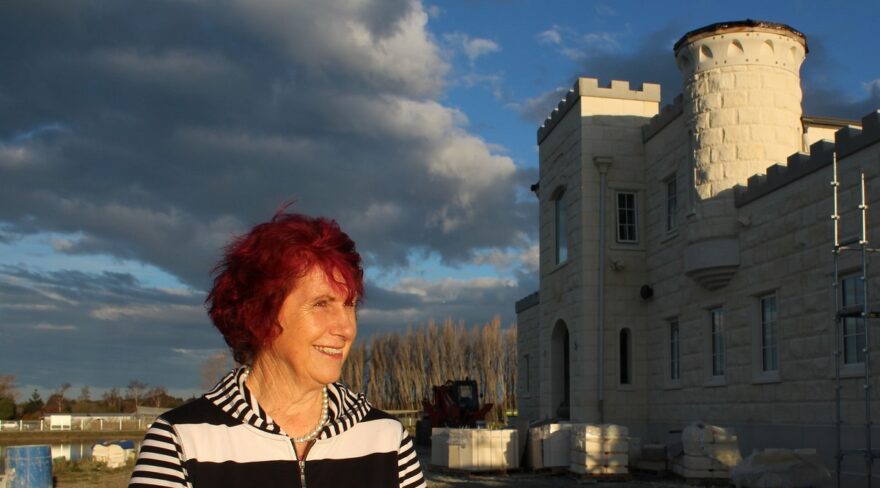 Riverstone Castle : l’incroyable château de Dot et Neil Smith à Oamaru ...