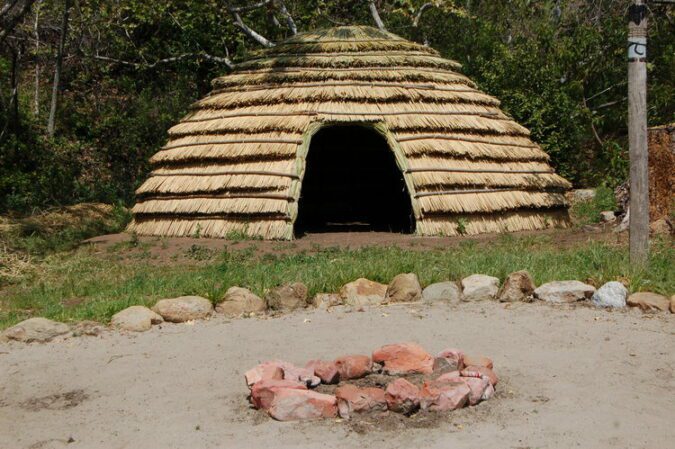 Les huttes traditionnelles du peuple Chumash : habitat amérindien