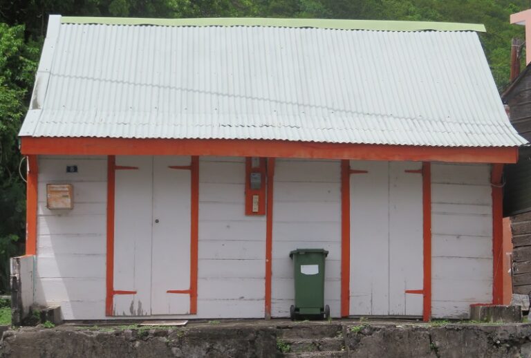 Case créole guadeloupéenne : maison traditionnelle