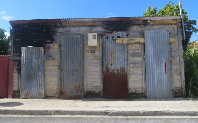 Case créole guadeloupéenne : maison traditionnelle