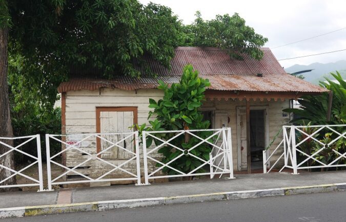 Case créole guadeloupéenne : maison traditionnelle