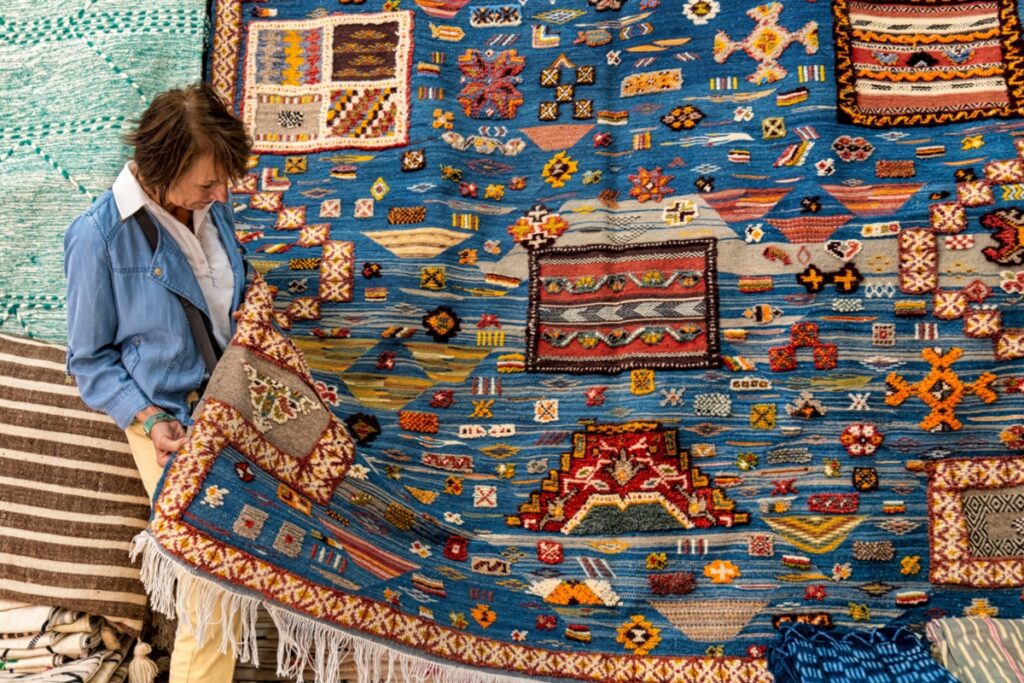 Comment choisir un tapis berbère pour votre salon