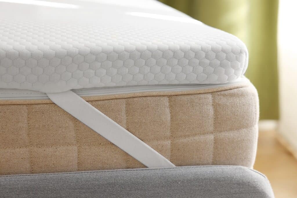 Surmatelas : à quoi sert-il vraiment et dans quels cas l’utiliser